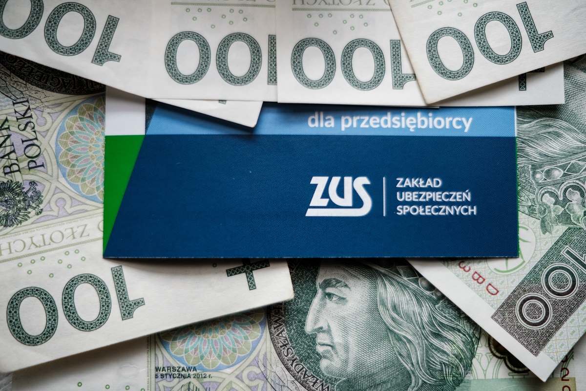 Problemy z terminowym złożeniem ZUS DRA przy zmianie formy ...